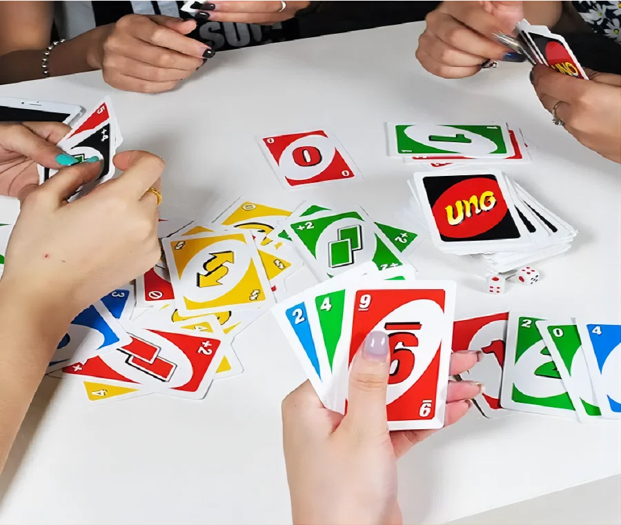 "UNO Blink: jeu de cartes familial" - Test et Avis